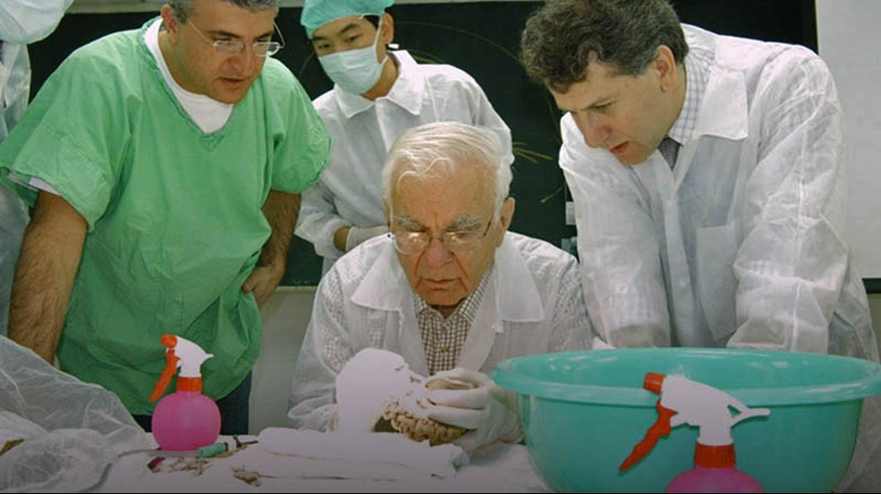 Dünyanın Önde Gelen Hekimleri Prof. Dr. Gazi Yaşargil Türkiye’ye ...