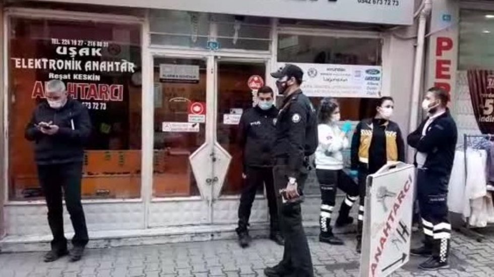 Kahreden haber: CHP heyetinin ziyareti sırasında bir esnaf ekonomik ...