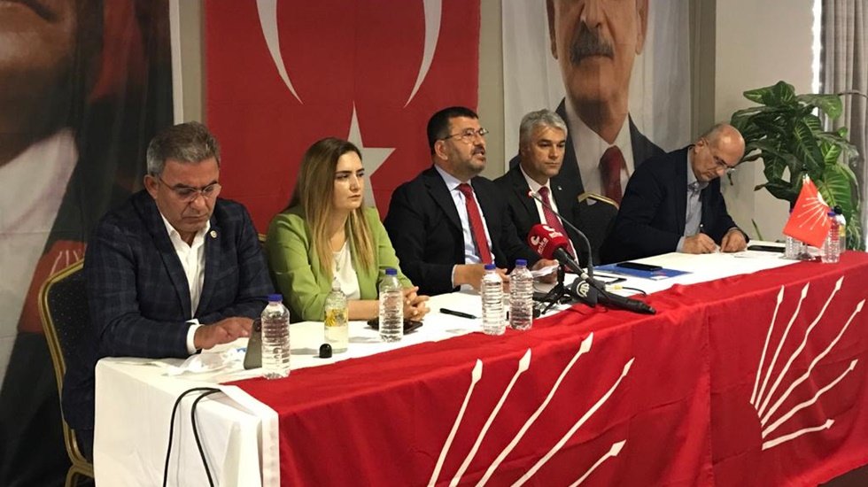Gençlerin yarısı işsiz, AKP’li isimler çifter çifter maaş alıyor - Yeni ...